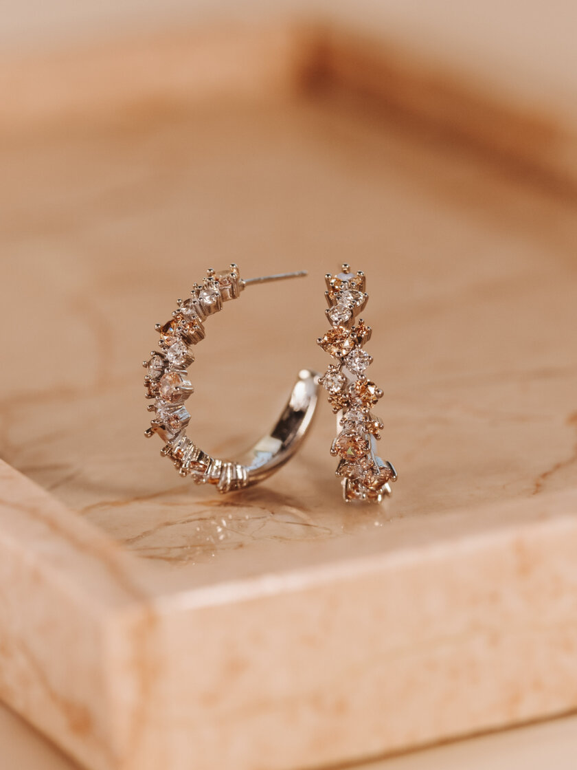 Meadow avantgarde earrings - Light champagne - Ylva Li