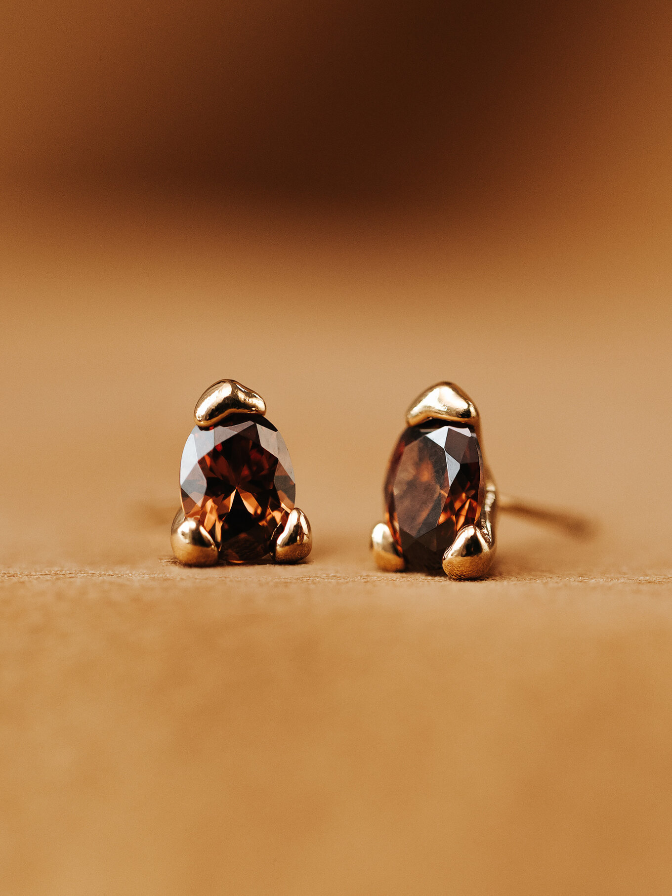 Embla stud earrings - Chestnut (925 Silver) - Ylva Li