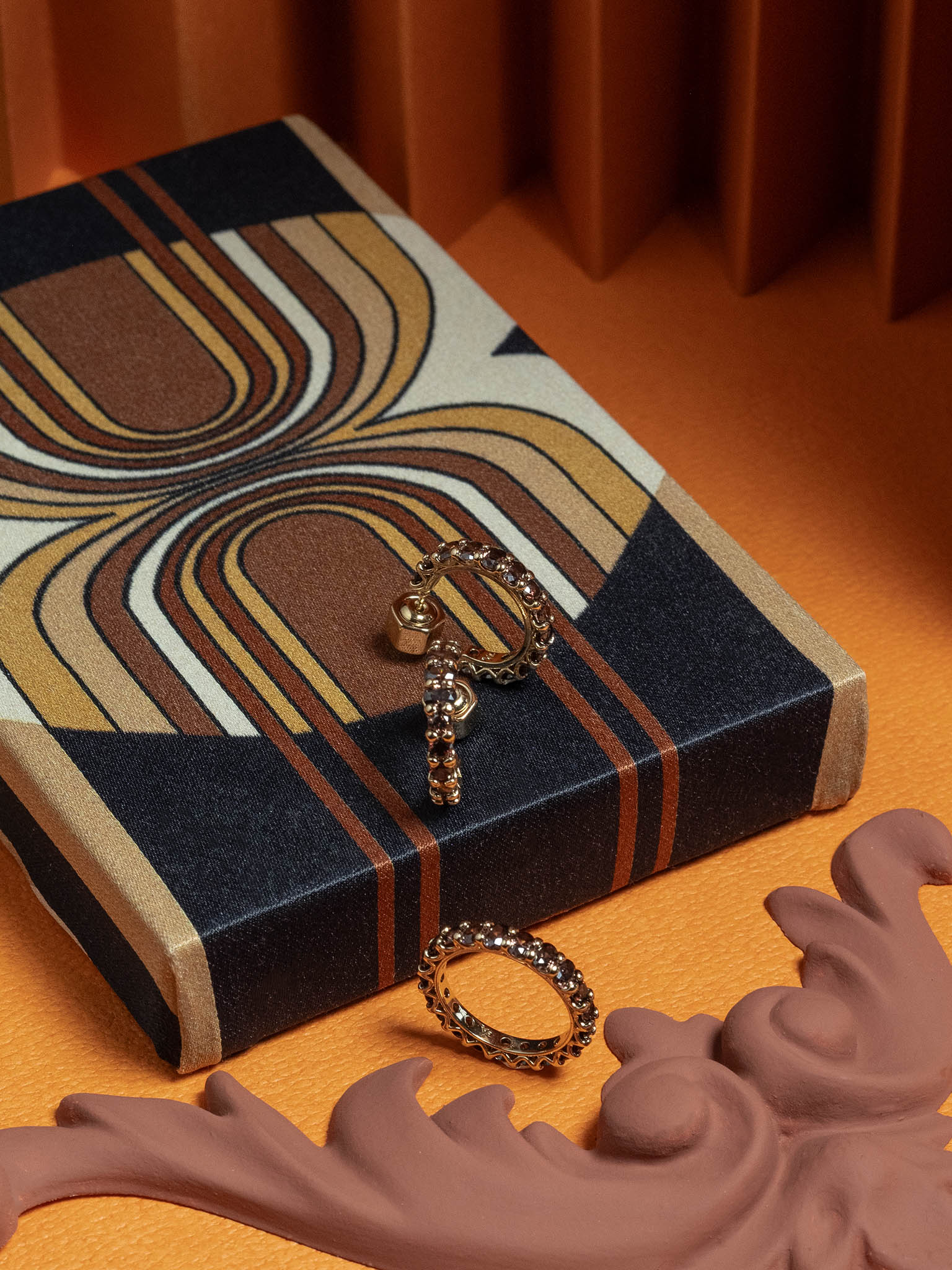 Julien set - Chestnut - Ylva Li